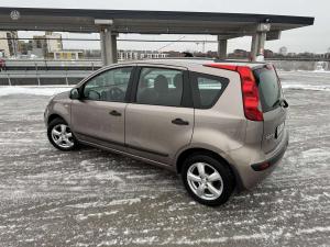 Pelēks Nissan Note 2008 Viļņa, ar dzinēja tilpumu 1.60 L un nobraukumu 150 tūkst. km par 3100 €, foto 4 vietnē AUTOMOTO.COM.LV