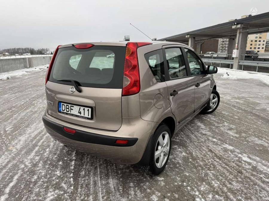 Pelēks Nissan Note 2008 Viļņa, ar dzinēja tilpumu 1.60 L un nobraukumu 150 tūkst. km par 3100 €, foto 7 vietnē AUTOMOTO.COM.LV