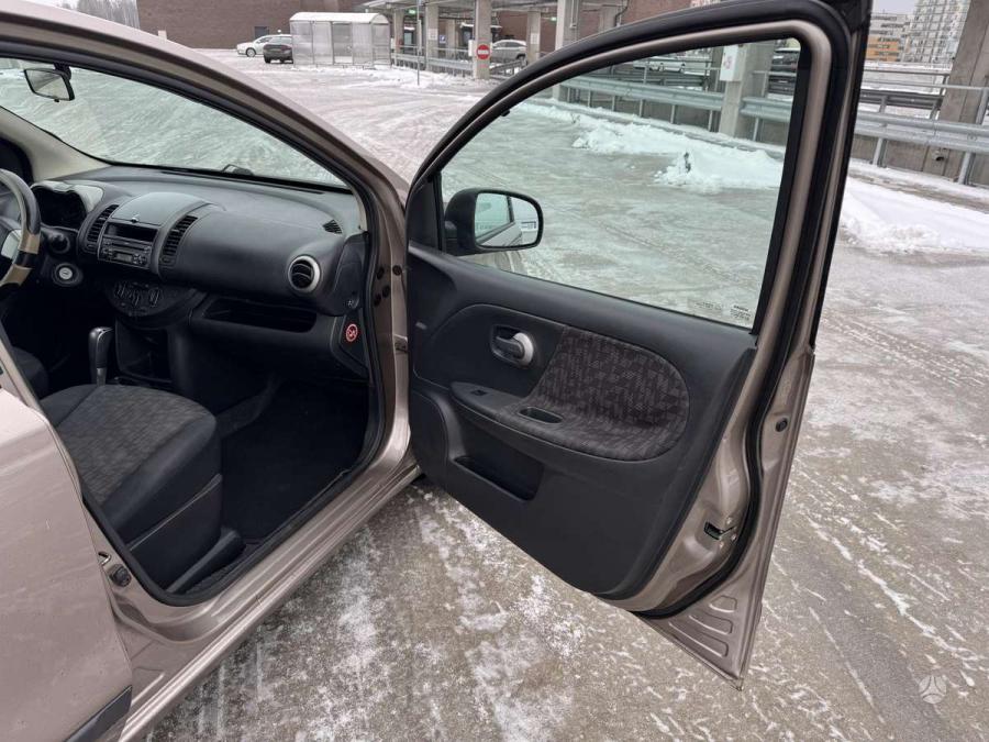 Pelēks Nissan Note 2008 Viļņa, ar dzinēja tilpumu 1.60 L un nobraukumu 150 tūkst. km par 3100 €, foto 18 vietnē AUTOMOTO.COM.LV