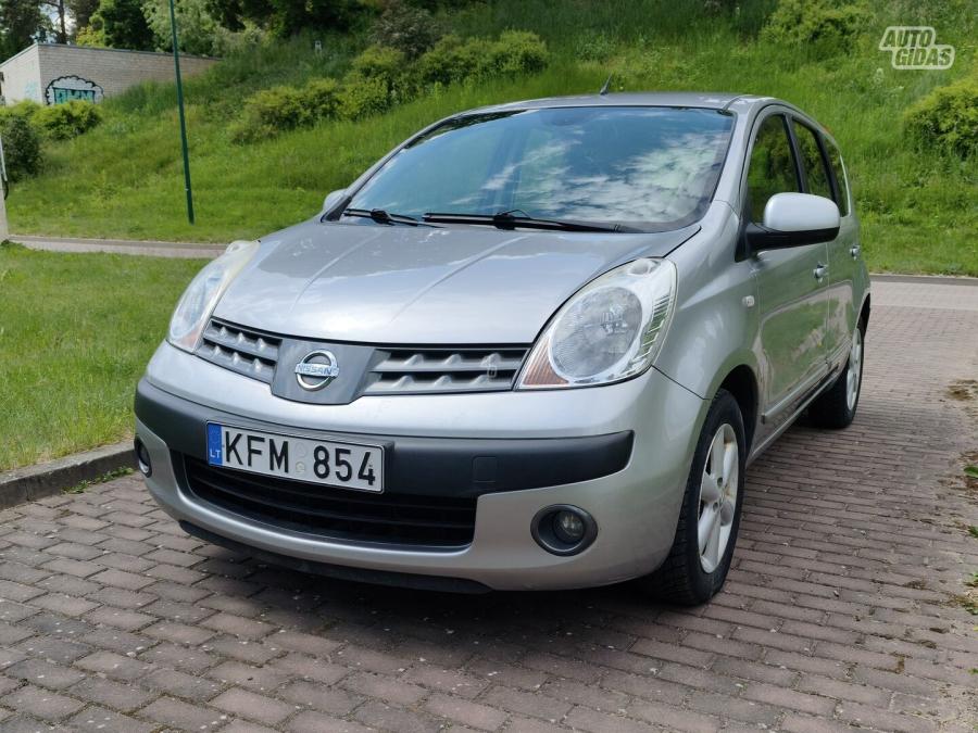 Pelēks Nissan Note 2008 Alīta, ar dzinēja tilpumu 1.50 L un nobraukumu 369 tūkst. km par 1550 €, foto 1 vietnē AUTOMOTO.COM.LV