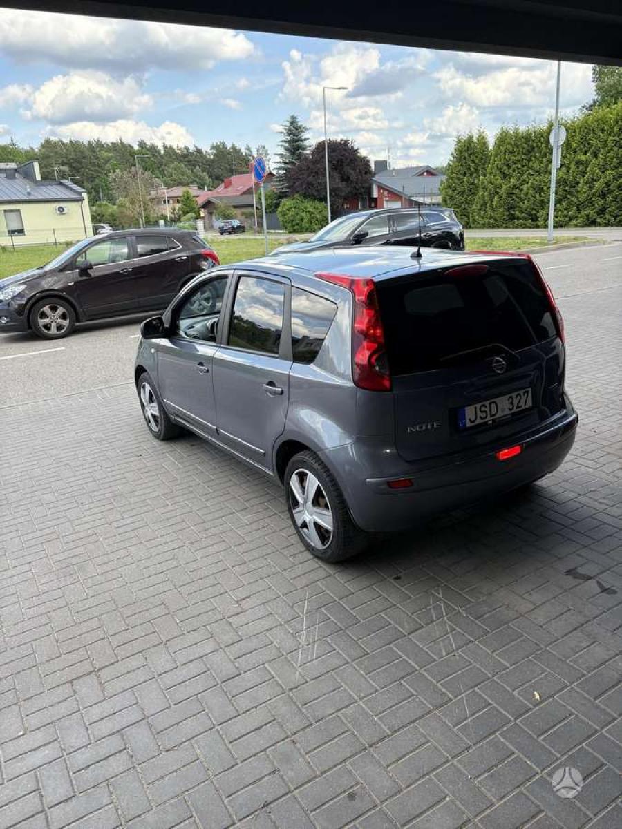 Grey Nissan Note 2008 in Vilnius, with an engine capacity of 1.46 L and mileage of 175 thousand km for 1799 €, photo 3 on AUTOMOTO.COM.LV