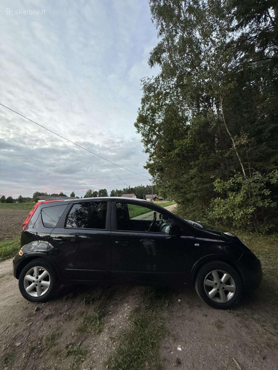 Grey Nissan Note 2008 in Vilnius, with an engine capacity of 1.60 L and mileage of 173 thousand km for 2400 €, photo 3 on AUTOMOTO.COM.LV
