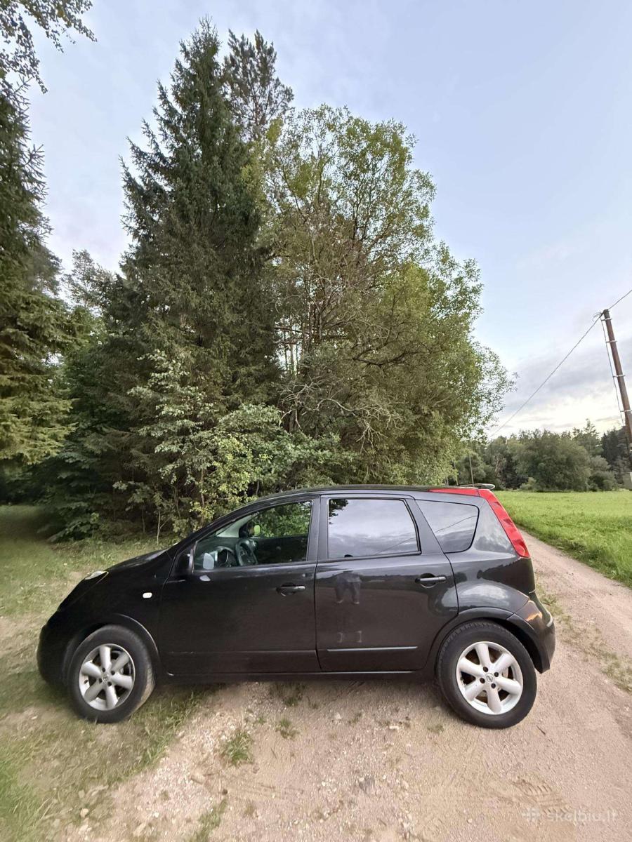 Grey Nissan Note 2008 in Vilnius, with an engine capacity of 1.60 L and mileage of 173 thousand km for 2400 €, photo 5 on AUTOMOTO.COM.LV