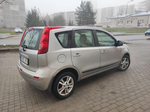 Pelēks Nissan Note 2009 Viļņa, ar dzinēja tilpumu 1.60 L un nobraukumu 180 tūkst. km par 2850 €, foto 4 vietnē AUTOMOTO.COM.LV