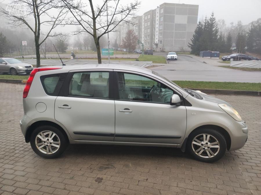 Grey Nissan Note 2009 in Vilnius, with an engine capacity of 1.60 L and mileage of 180 thousand km for 2850 €, photo 5 on AUTOMOTO.COM.LV