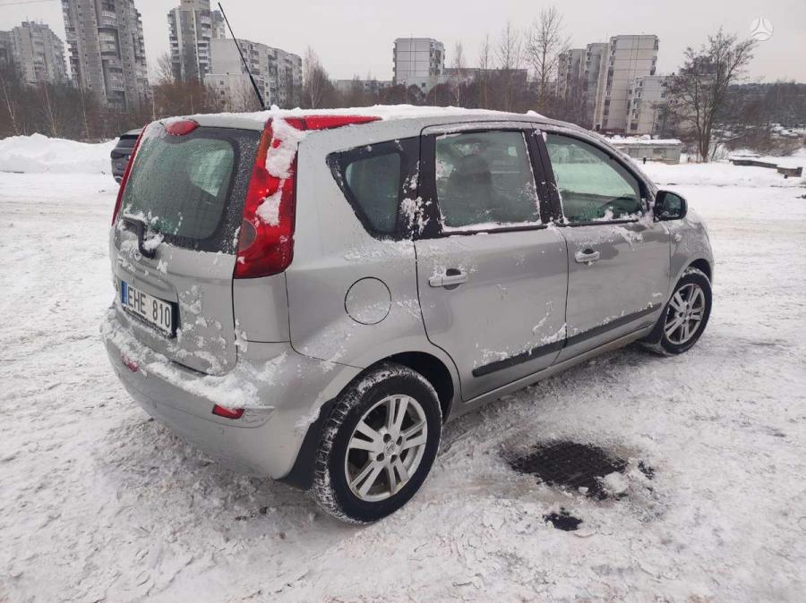 Grey Nissan Note 2009 in Vilnius, with an engine capacity of 1.60 L and mileage of 180 thousand km for 2850 €, photo 5 on AUTOMOTO.COM.LV