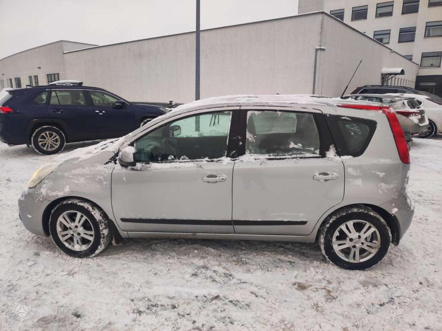 Grey Nissan Note 2009 in Vilnius, with an engine capacity of 1.60 L and mileage of 180 thousand km for 2850 €, photo 8 on AUTOMOTO.COM.LV