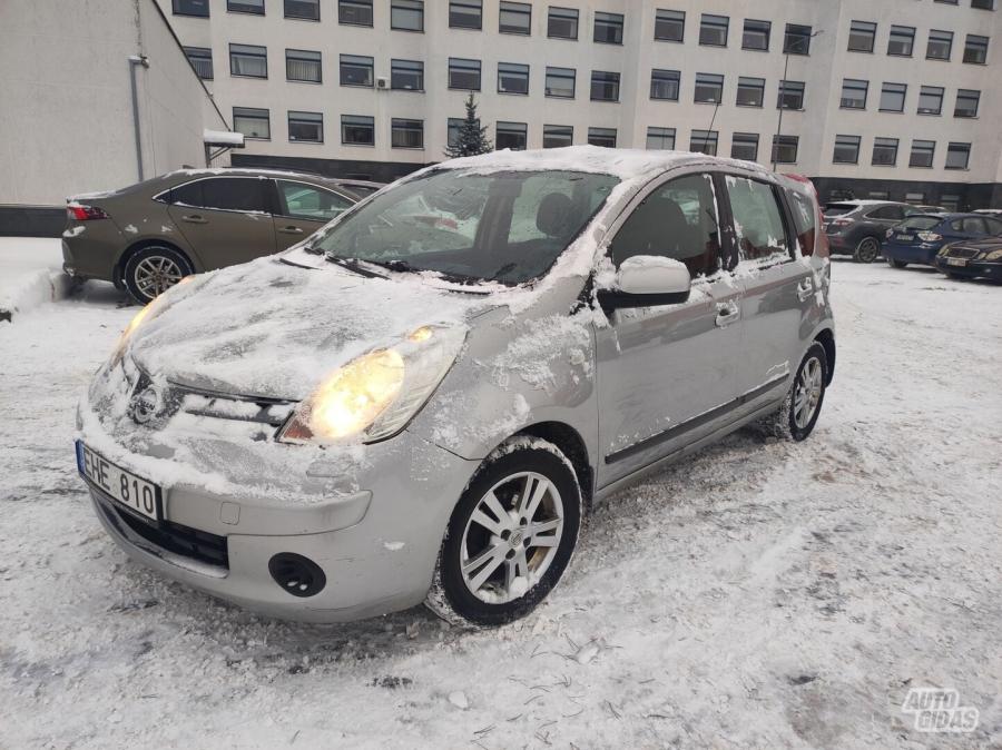 Grey Nissan Note 2009 in Vilnius, with an engine capacity of 1.60 L and mileage of 180 thousand km for 2850 €, photo 1 on AUTOMOTO.COM.LV