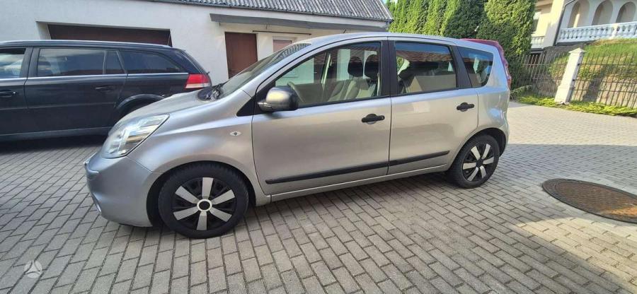 Grey Nissan Note 2009 in Mazeikiai, with an engine capacity of 1.46 L and mileage of 291 thousand km for 2000 €, photo 3 on AUTOMOTO.COM.LV