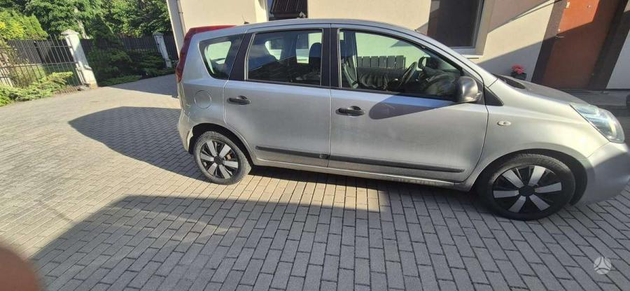 Grey Nissan Note 2009 in Mazeikiai, with an engine capacity of 1.46 L and mileage of 291 thousand km for 2000 €, photo 4 on AUTOMOTO.COM.LV