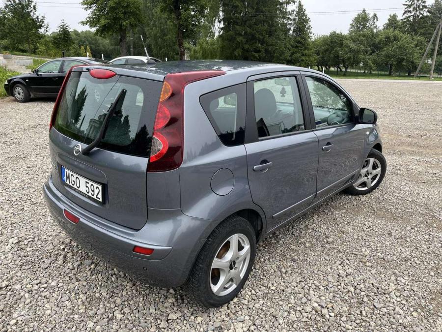 Grey Nissan Note 2009 in Vilnius, with an engine capacity of 1.60 L and mileage of 230 thousand km for 3450 €, photo 3 on AUTOMOTO.COM.LV