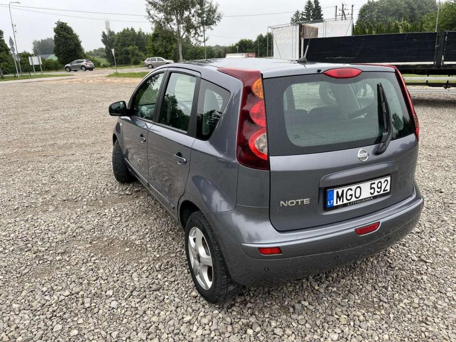 Grey Nissan Note 2009 in Vilnius, with an engine capacity of 1.60 L and mileage of 230 thousand km for 3450 €, photo 7 on AUTOMOTO.COM.LV