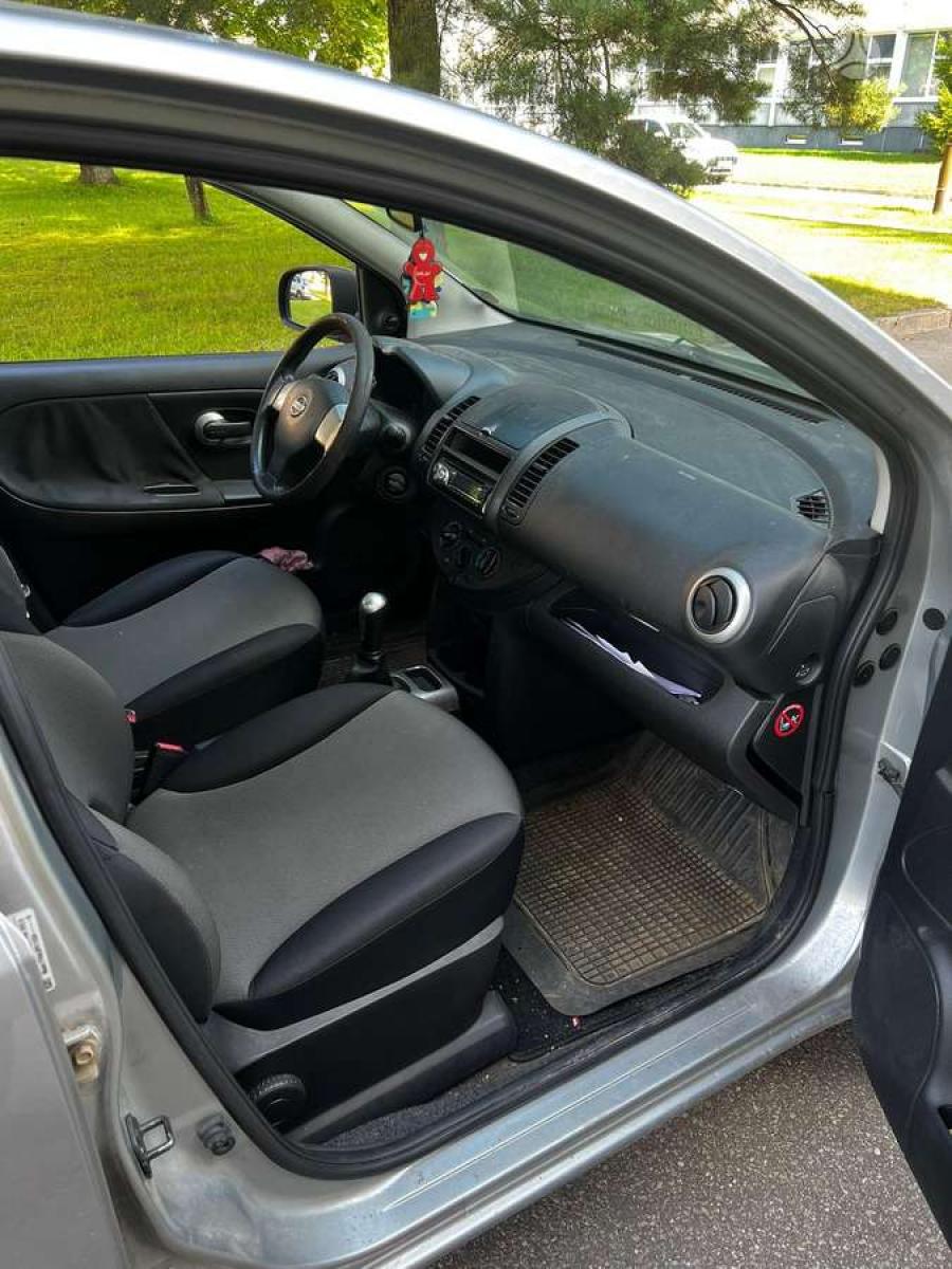 Grey Nissan Note 2009 in Vilnius, with an engine capacity of 1.46 L and mileage of 254 thousand km for 1350 €, photo 6 on AUTOMOTO.COM.LV
