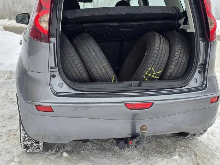 Grey Nissan Note 2011 in Grobiņa, with an engine capacity of 1.50 L and mileage of 177 thousand km for 3350 €, photo 12 on AUTOMOTO.COM.LV