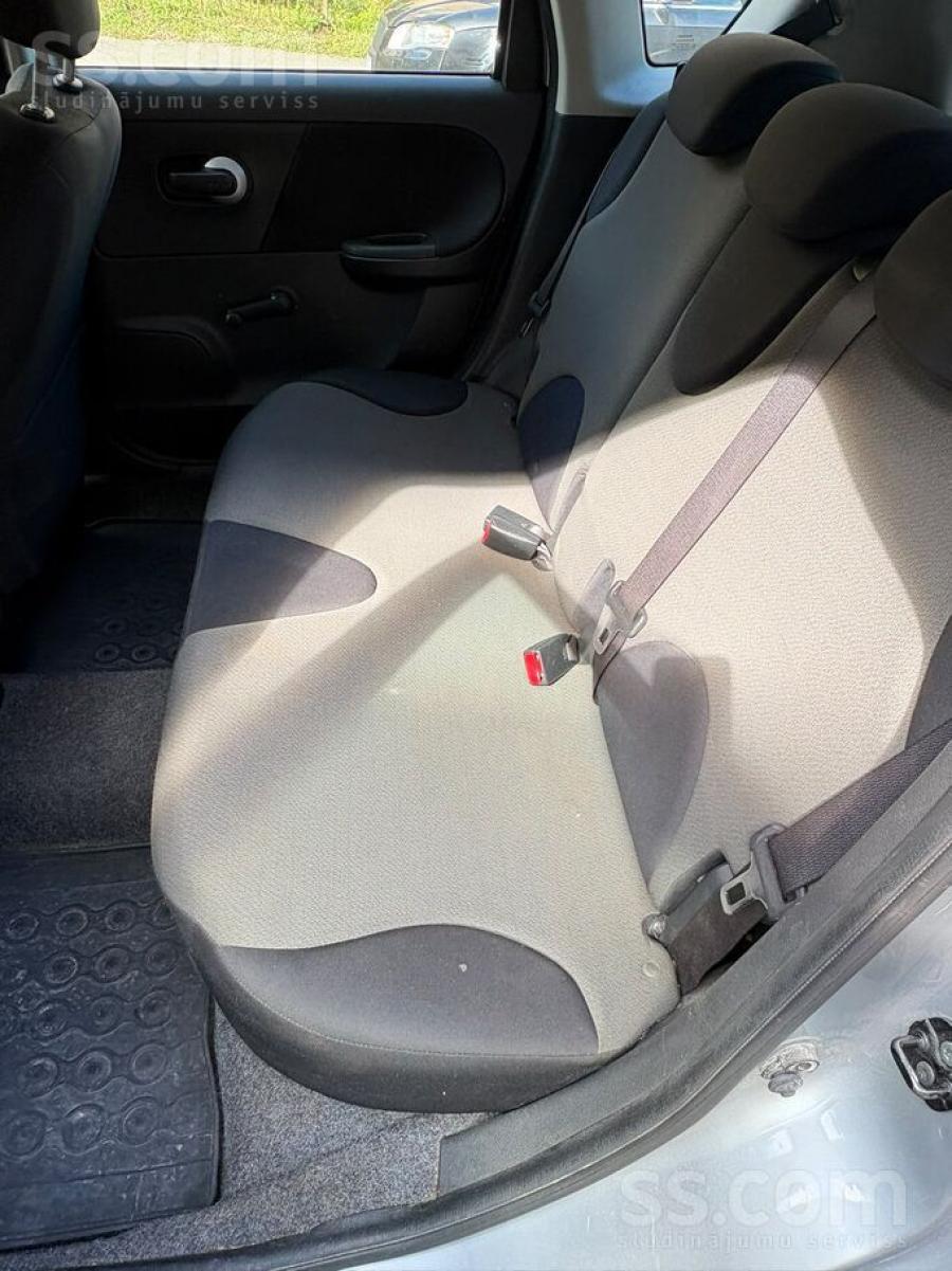 Grey Nissan Note 2011 in Riga, with an engine capacity of 1.40 L and mileage of 257 thousand km for 2300 €, photo 10 on AUTOMOTO.COM.LV