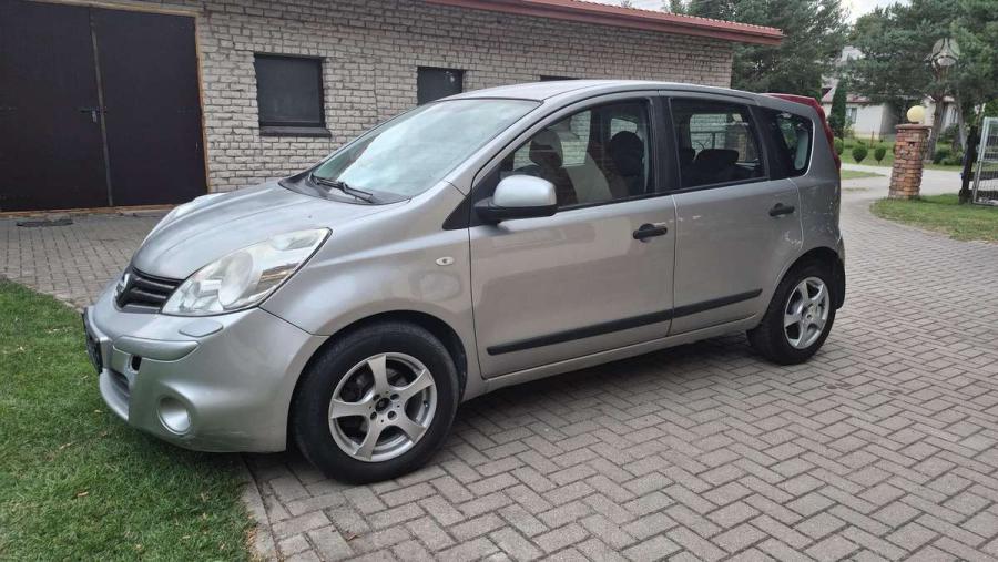 Grey Nissan Note 2011 in Klaipeda, with an engine capacity of 1.50 L and mileage of 301 thousand km for 1899 €, photo 4 on AUTOMOTO.COM.LV