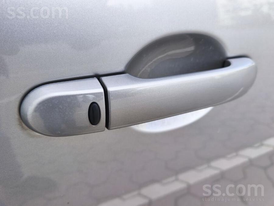 Grey Nissan Note 2012 in Riga, with an engine capacity of 1.50 L and mileage of 0 thousand km for 3900 €, photo 22 on AUTOMOTO.COM.LV