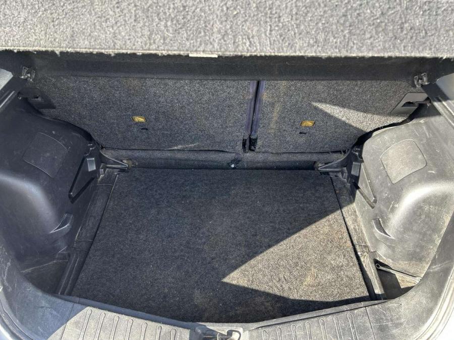 Pelēks Nissan Note 2013 Šauļi, ar dzinēja tilpumu 1.46 L un nobraukumu 154 tūkst. km par 1999 €, foto 16 vietnē AUTOMOTO.COM.LV