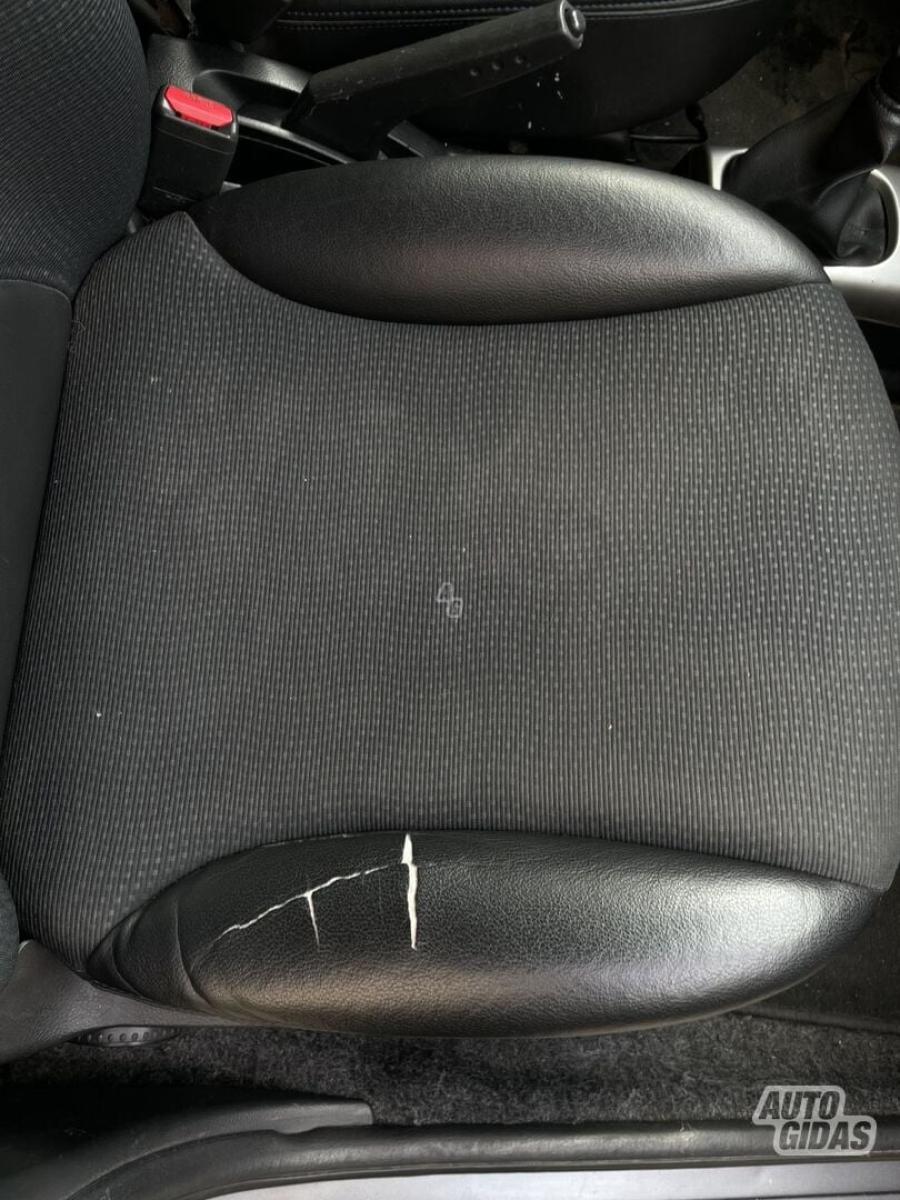Grey Nissan Note 2013 in Vilnius, with an engine capacity of 1.50 L and mileage of 246 thousand km for 1800 €, photo 17 on AUTOMOTO.COM.LV