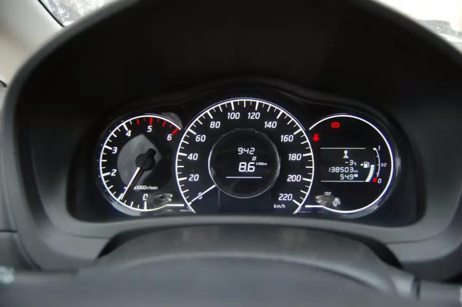 Grey Nissan Note 2014 in Jekabpils, with an engine capacity of 1.50 L and mileage of 138 thousand km for 5500 €, photo 14 on AUTOMOTO.COM.LV