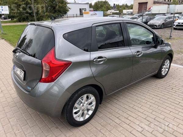 Nissan Note 2015 in Limbazi on AUTOMOTO.COM.LV Grey Nissan Note 2015 in Limbazi, with an engine capacity of 1.50 L and mileage of 90 thousand km for 5750 €, photo 5 on AUTOMOTO.COM.LV