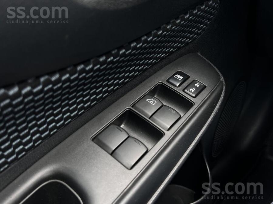 Grey Nissan Note 2015 in Limbazi, with an engine capacity of 1.50 L and mileage of 90 thousand km for 5750 €, photo 23 on AUTOMOTO.COM.LV