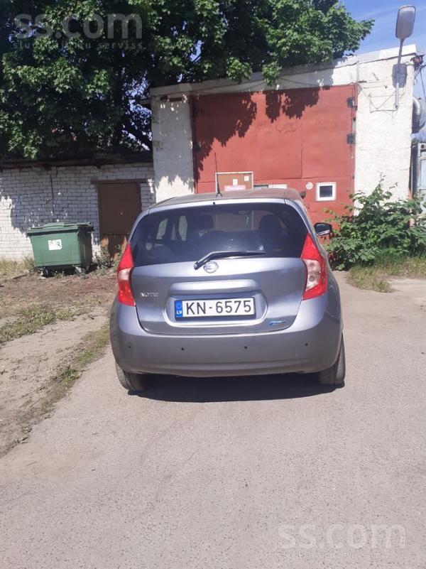 Grey Nissan Note 2016 in Riga, with an engine capacity of 1.50 L and mileage of 142 thousand km for 4600 €, photo 1 on AUTOMOTO.COM.LV