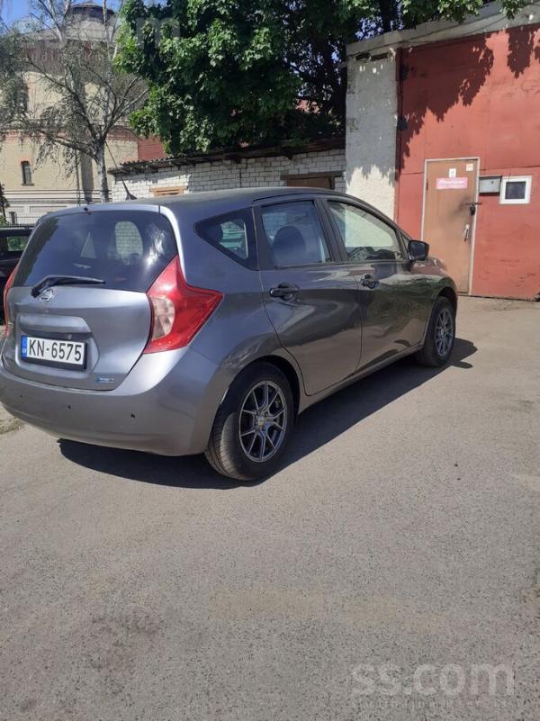 Grey Nissan Note 2016 in Riga, with an engine capacity of 1.50 L and mileage of 142 thousand km for 4600 €, photo 3 on AUTOMOTO.COM.LV