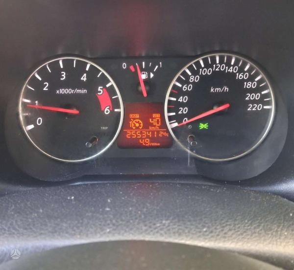 Grey Nissan Note 2012 in Kaunas, with an engine capacity of 1.50 L and mileage of 255 thousand km for 1800 €, photo 5 on AUTOMOTO.COM.LV