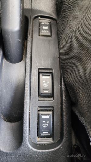 Nissan Note 2007 Tallina, ar dzinēja tilpumu 1.40 L un nobraukumu 141 tūkst. km par 1650 €, foto 5 vietnē AUTOMOTO.COM.LV