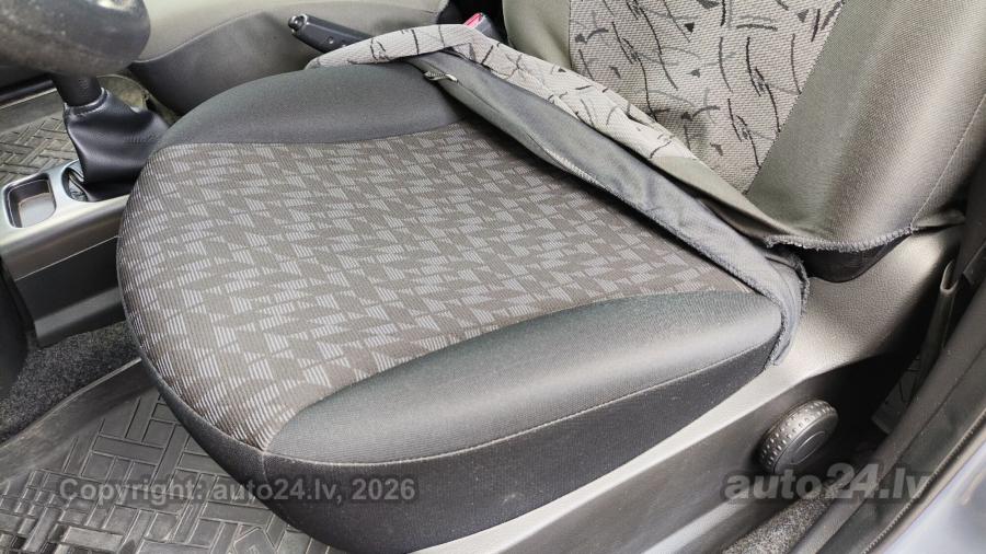 Nissan Note 2007 Tallina, ar dzinēja tilpumu 1.40 L un nobraukumu 141 tūkst. km par 1650 €, foto 13 vietnē AUTOMOTO.COM.LV