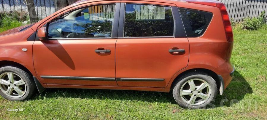 Orange Nissan Note 2006 in Ludza, with an engine capacity of 1.60 L and mileage of 296 thousand km for 600 €, photo 3 on AUTOMOTO.COM.LV