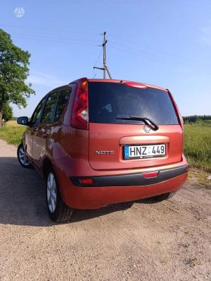 Orange Nissan Note 2006 in Ukmerge, with an engine capacity of 1.60 L and mileage of 251 thousand km for 1450 €, photo 8 on AUTOMOTO.COM.LV