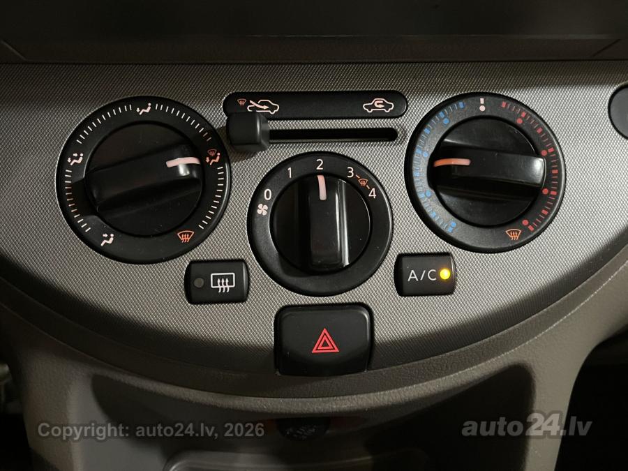 Orange Nissan Note 2006 in Tallinn, with an engine capacity of 1.40 L and mileage of 158 thousand km for 2499 €, photo 9 on AUTOMOTO.COM.LV