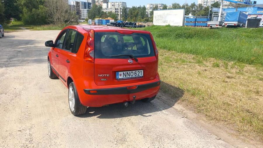 Red Nissan Note 2006 in Vilnius, with an engine capacity of 1.39 L and mileage of 181 thousand km for 1350 €, photo 12 on AUTOMOTO.COM.LV