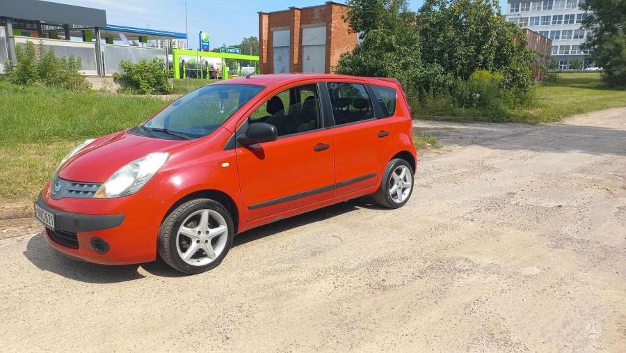 Red Nissan Note 2006 in Vilnius, with an engine capacity of 1.39 L and mileage of 181 thousand km for 1350 €, photo 14 on AUTOMOTO.COM.LV