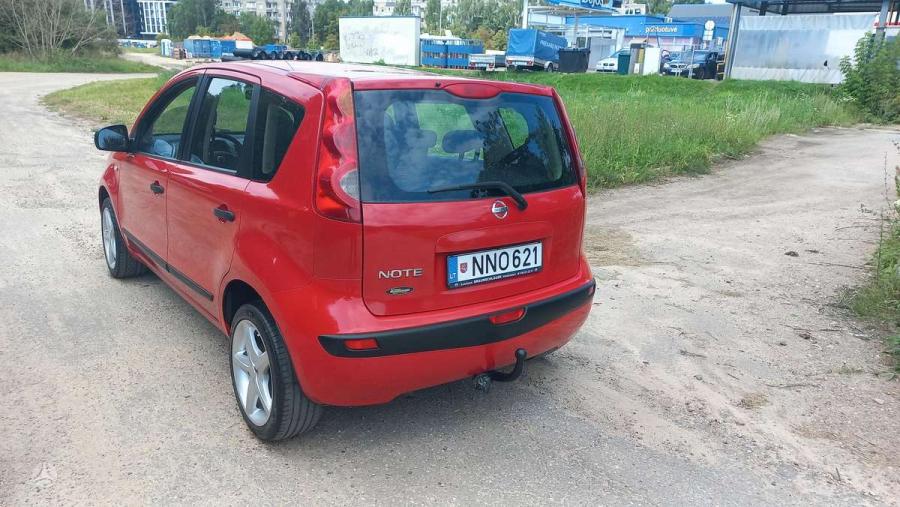 Red Nissan Note 2006 in Vilnius, with an engine capacity of 1.39 L and mileage of 181 thousand km for 1350 €, photo 23 on AUTOMOTO.COM.LV