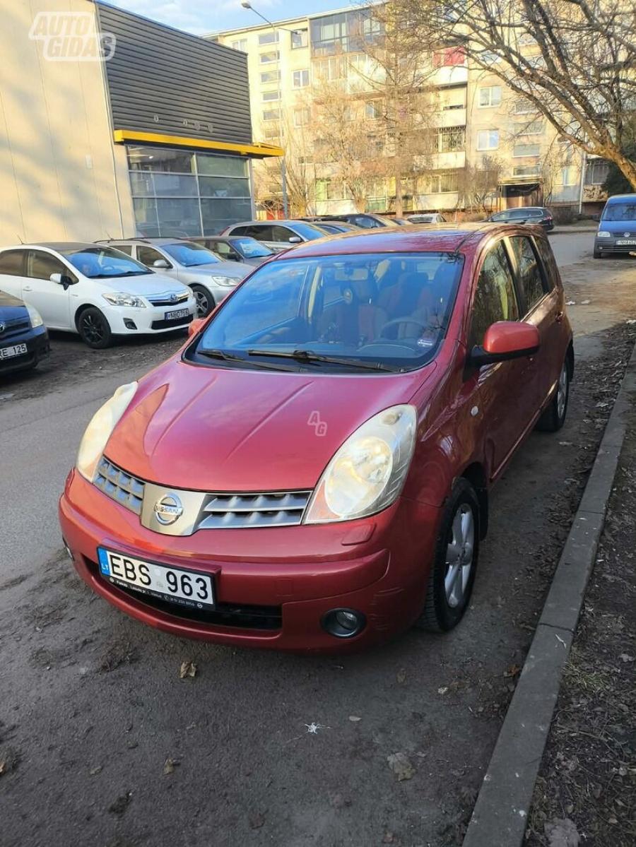 Sarkans Nissan Note 2008 Kauņa, ar dzinēja tilpumu 1.40 L un nobraukumu 235 tūkst. km par 1200 €, foto 1 vietnē AUTOMOTO.COM.LV