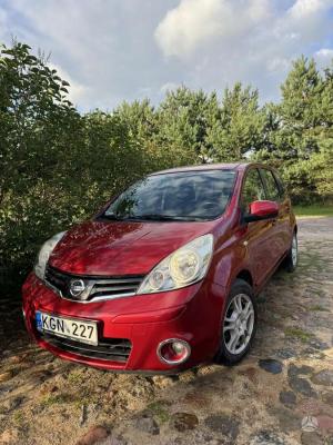 Sarkans Nissan Note 2012 Gargždai, ar dzinēja tilpumu 1.39 L un nobraukumu 105 tūkst. km par 3550 €, foto  vietnē AUTOMOTO.COM.LV