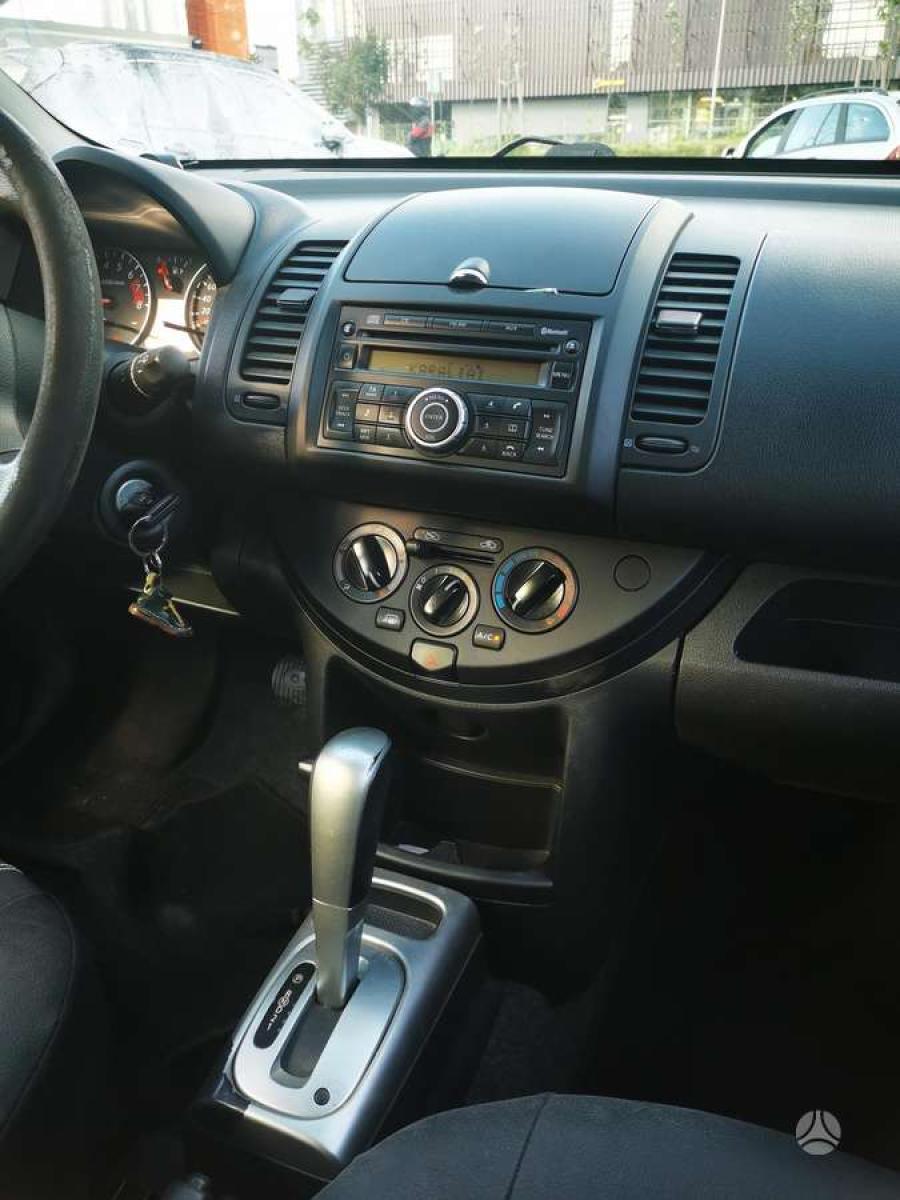 Red Nissan Note 2013 in Vilnius, with an engine capacity of 1.60 L and mileage of 167 thousand km for 4650 €, photo 3 on AUTOMOTO.COM.LV