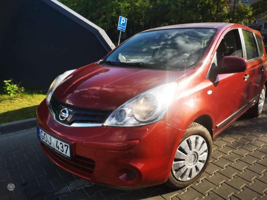 Red Nissan Note 2013 in Vilnius, with an engine capacity of 1.60 L and mileage of 167 thousand km for 4650 €, photo 17 on AUTOMOTO.COM.LV