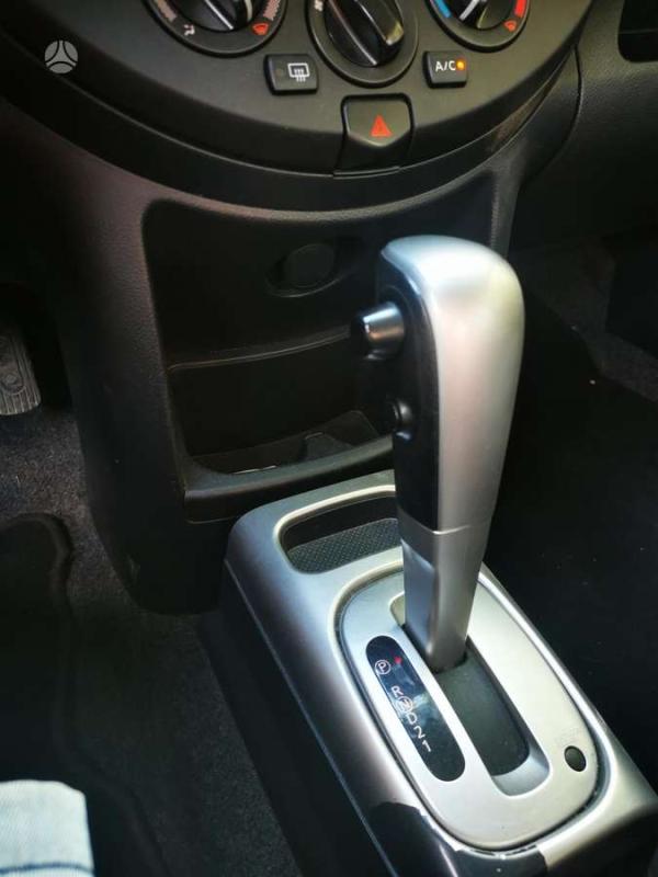 Red Nissan Note 2013 in Vilnius, with an engine capacity of 1.60 L and mileage of 137 thousand km for 4650 €, photo 2 on AUTOMOTO.COM.LV
