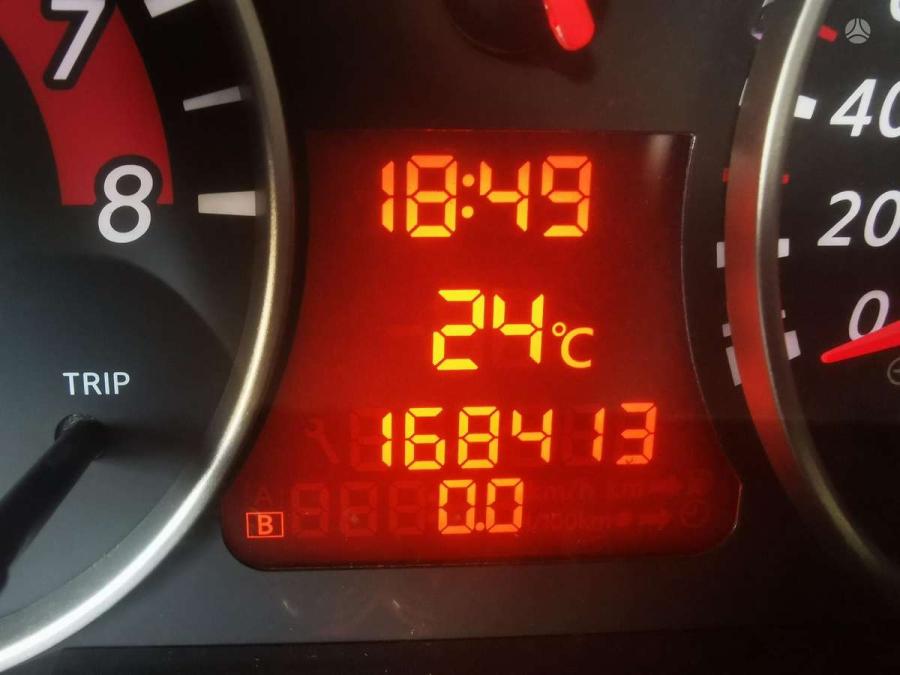 Red Nissan Note 2013 in Vilnius, with an engine capacity of 1.60 L and mileage of 137 thousand km for 4650 €, photo 4 on AUTOMOTO.COM.LV