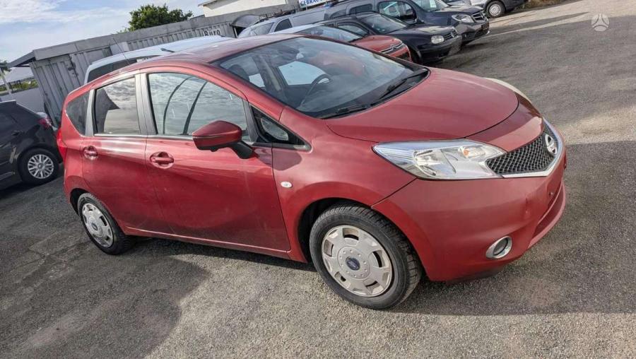 Red Nissan Note 2013 in Kaunas, with an engine capacity of 1.50 L and mileage of 270 thousand km for 2350 €, photo 5 on AUTOMOTO.COM.LV