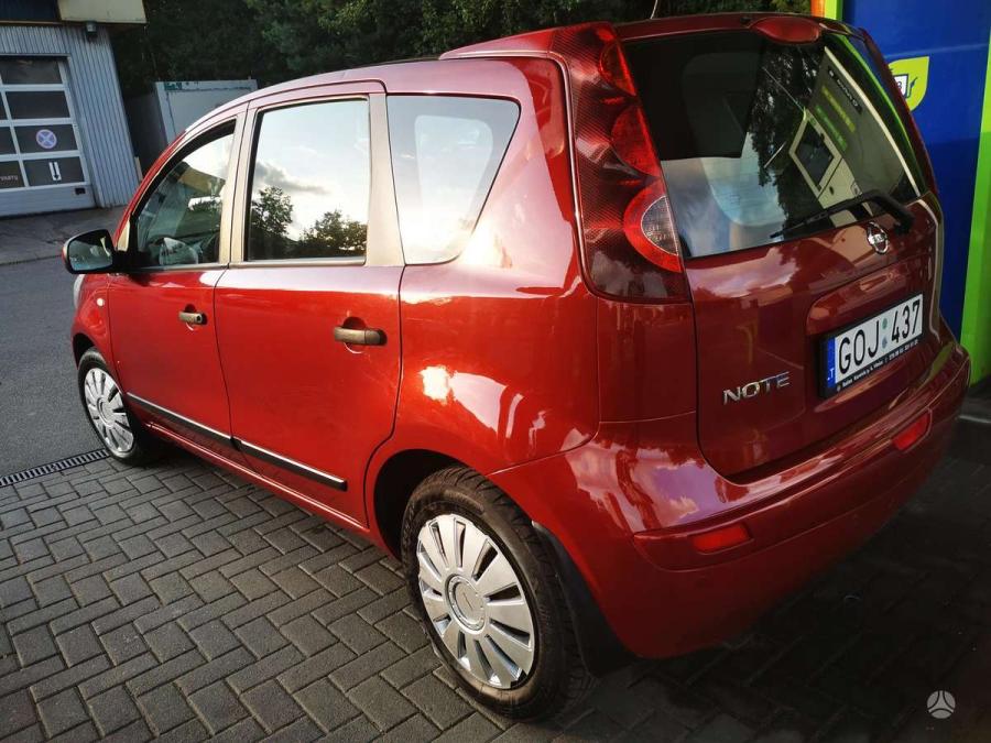 Red Nissan Note 2013 in Vilnius, with an engine capacity of 1.60 L and mileage of 167 thousand km for 4650 €, photo 11 on AUTOMOTO.COM.LV