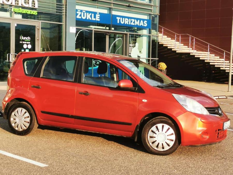 Red Nissan Note 2013 in Vilnius, with an engine capacity of 1.60 L and mileage of 167 thousand km for 4650 €, photo 29 on AUTOMOTO.COM.LV