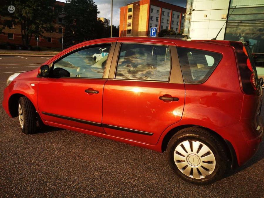 Red Nissan Note 2013 in Vilnius, with an engine capacity of 1.60 L and mileage of 167 thousand km for 4650 €, photo 33 on AUTOMOTO.COM.LV