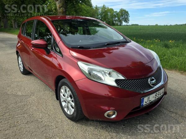 Red Nissan Note 2014 in Riga, with an engine capacity of 1.20 L and mileage of 294 thousand km for 3470 €, photo 3 on AUTOMOTO.COM.LV