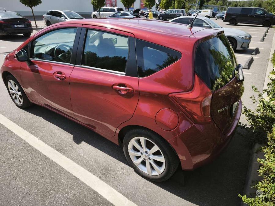 Red Nissan Note 2014 in Vilnius, with an engine capacity of 1.20 L and mileage of 134 thousand km for 4700 €, photo 4 on AUTOMOTO.COM.LV