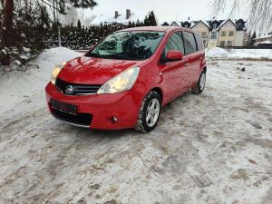 Sarkans Nissan Note 2009 Viļņa, ar dzinēja tilpumu 1.40 L un nobraukumu 165 tūkst. km par 2450 €, foto  vietnē AUTOMOTO.COM.LV